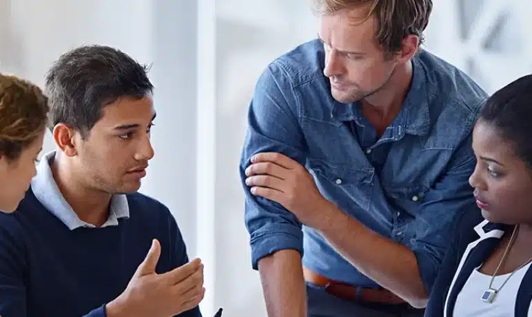 Herken slechte vrienden: 100 red flags om op te letten! | Tijdwinst.com